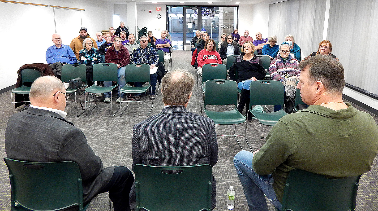 Town hall features variety of issues | News, Sports, Jobs - The Journal